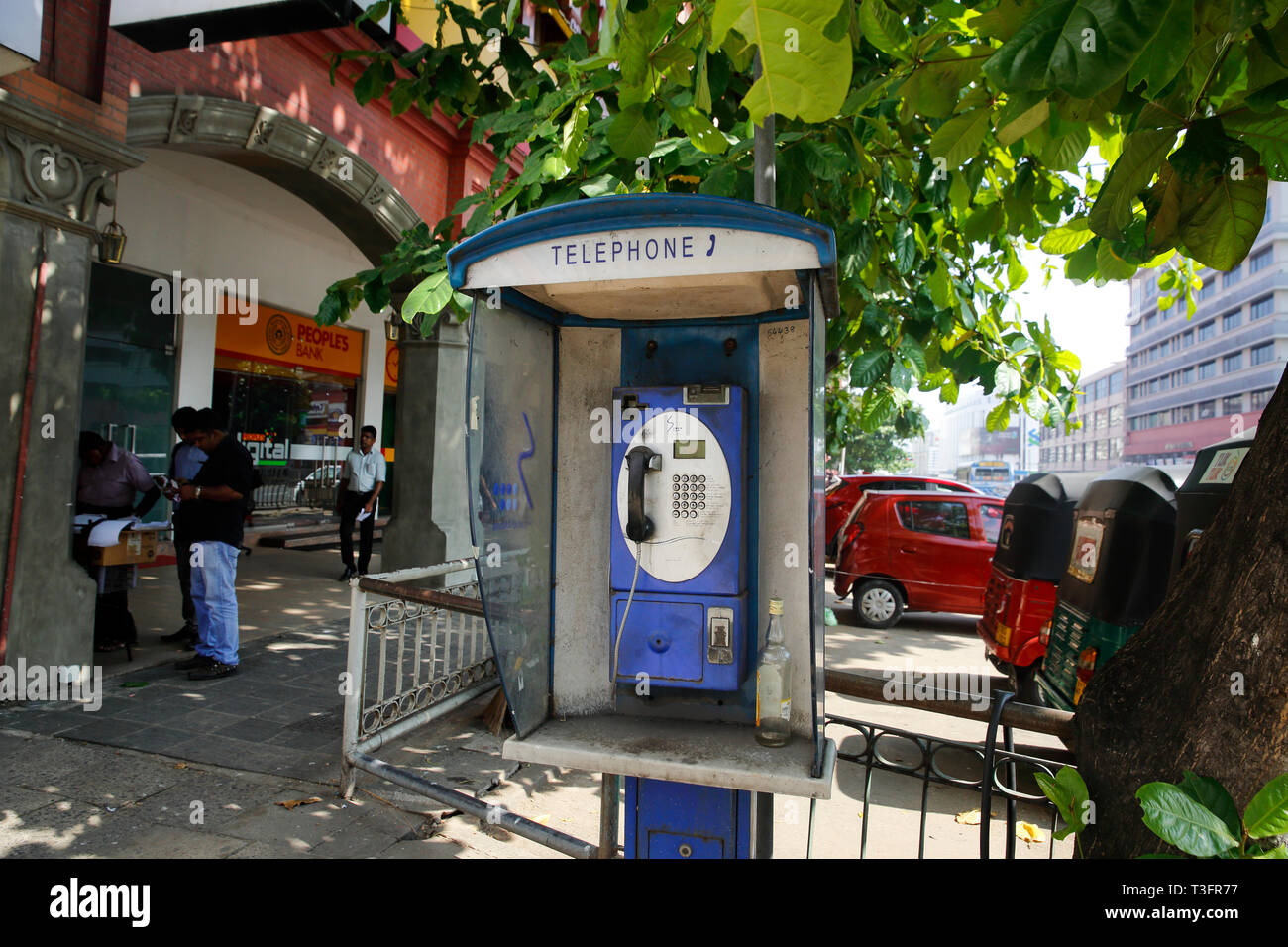 Pay phone booth hi-res stock photography and images - Alamy