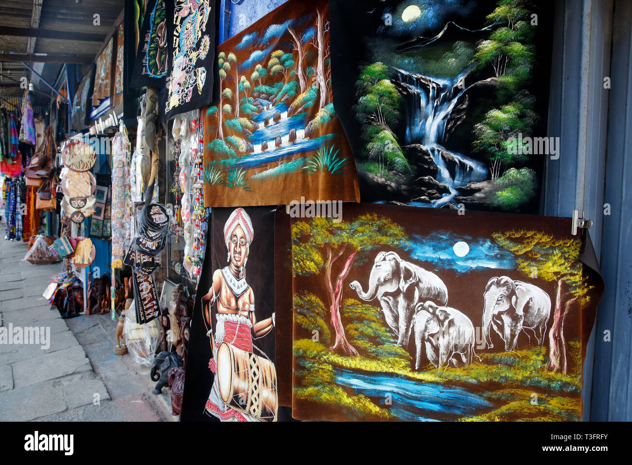 Souvenir shop on the streets of Colombo, Sri Lanka Stock Photo - Alamy