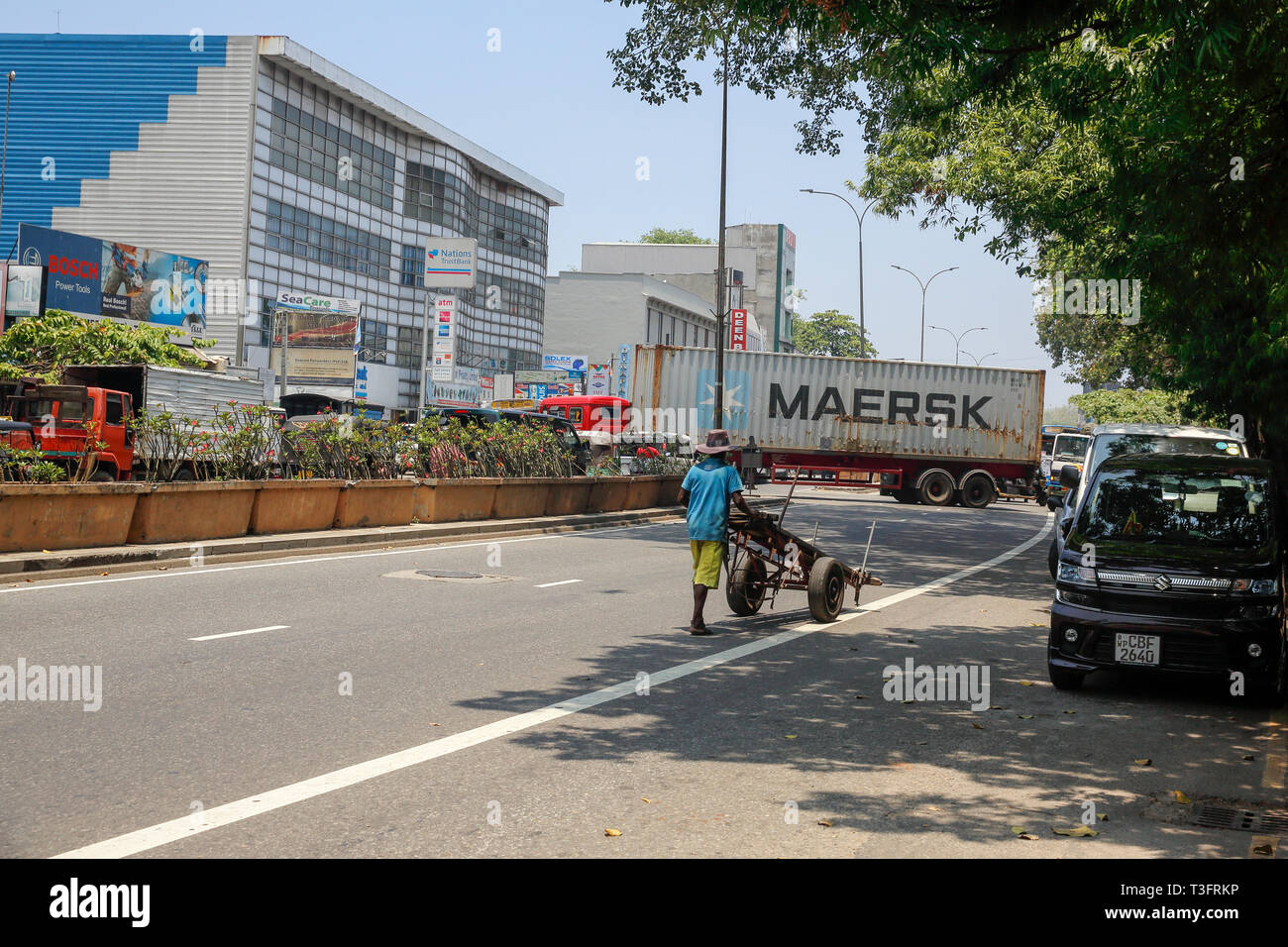 Colombo roads hi-res stock photography and images - Alamy