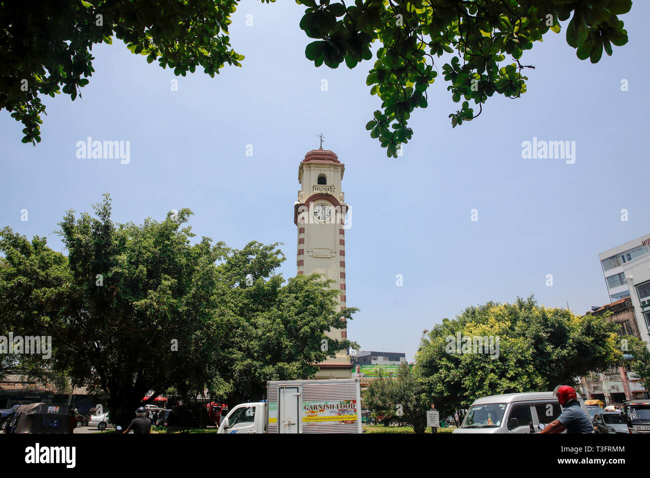 Sri lanka tourist bike hi-res stock photography and images - Alamy