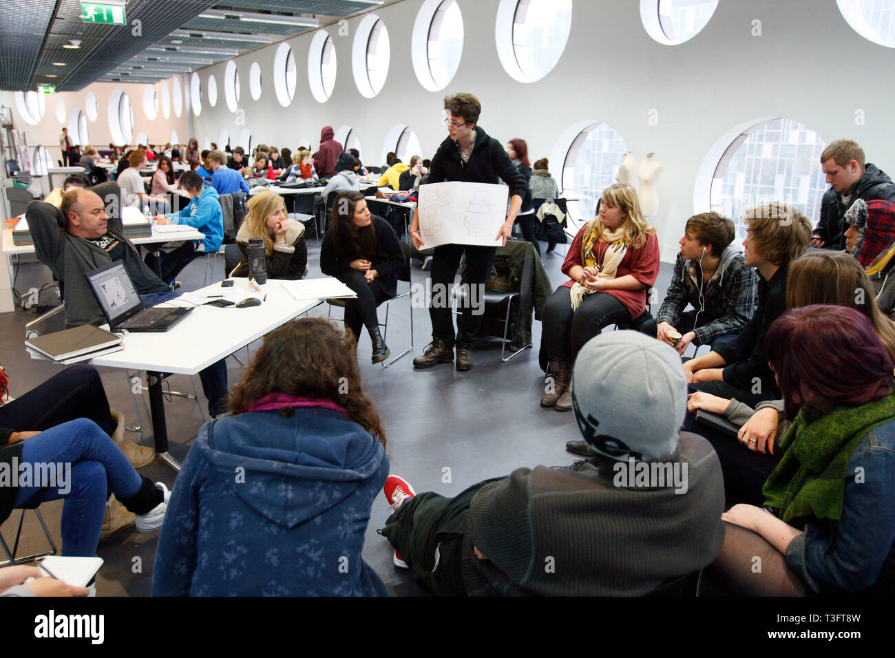 Students studying for a Foundation Diploma in Art and Design having a ...