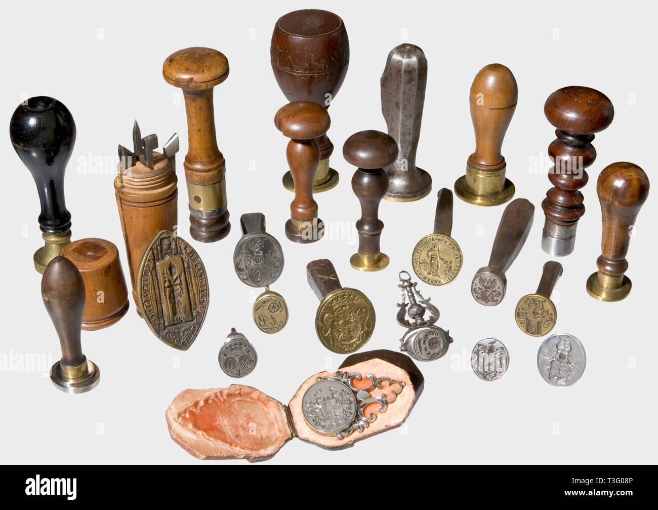 Carved coat of arms hi-res stock photography and images - Alamy