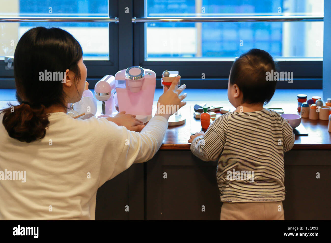 Korean mother baby kitchen hi-res stock photography and images - Alamy
