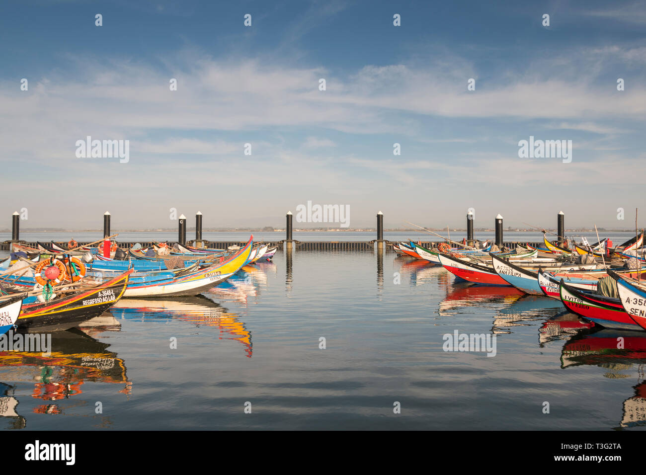 Porto harbour portugal hi-res stock photography and images - Alamy