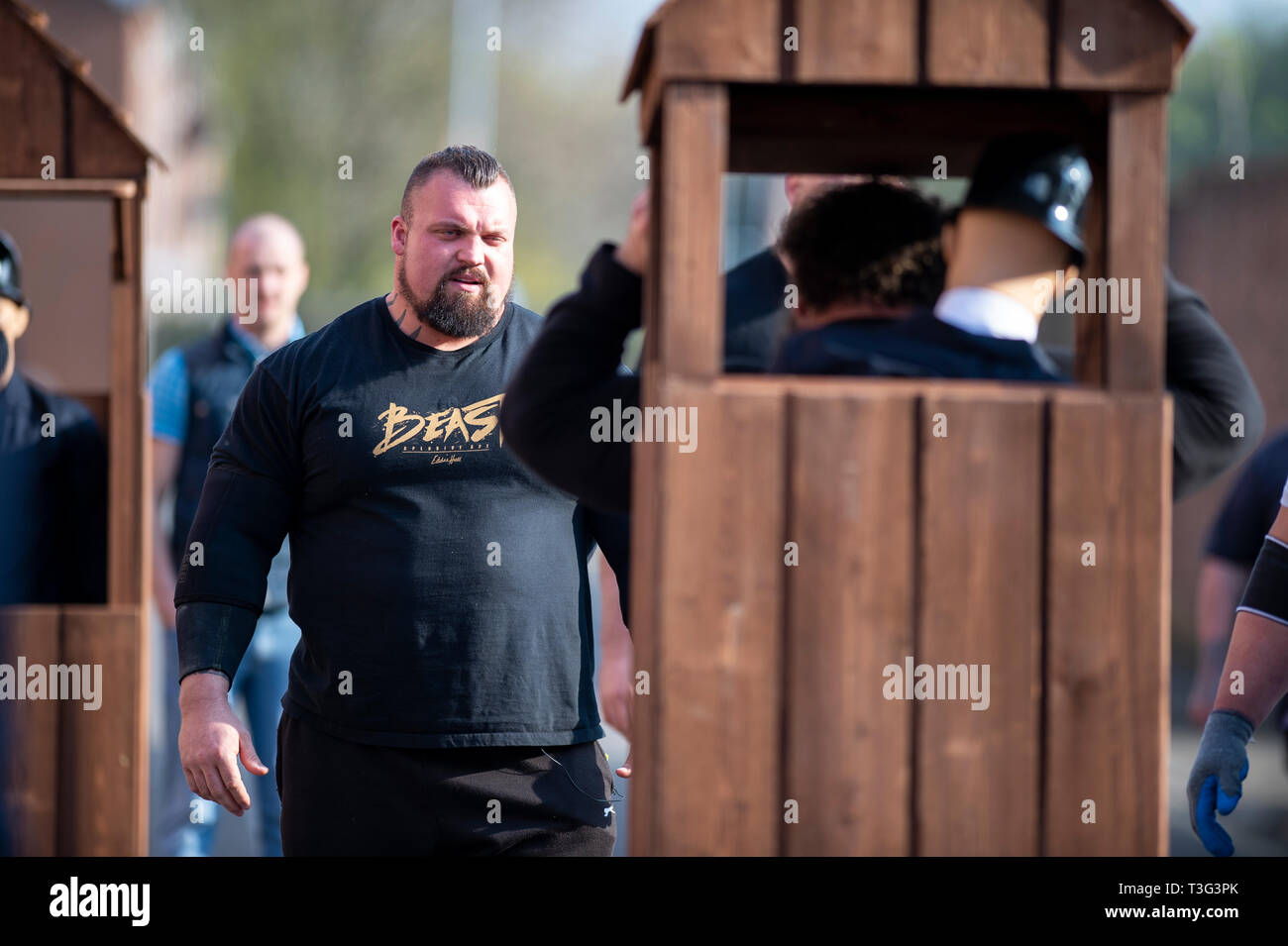 Eddie hall world's strongest man hi-res stock photography and images ...