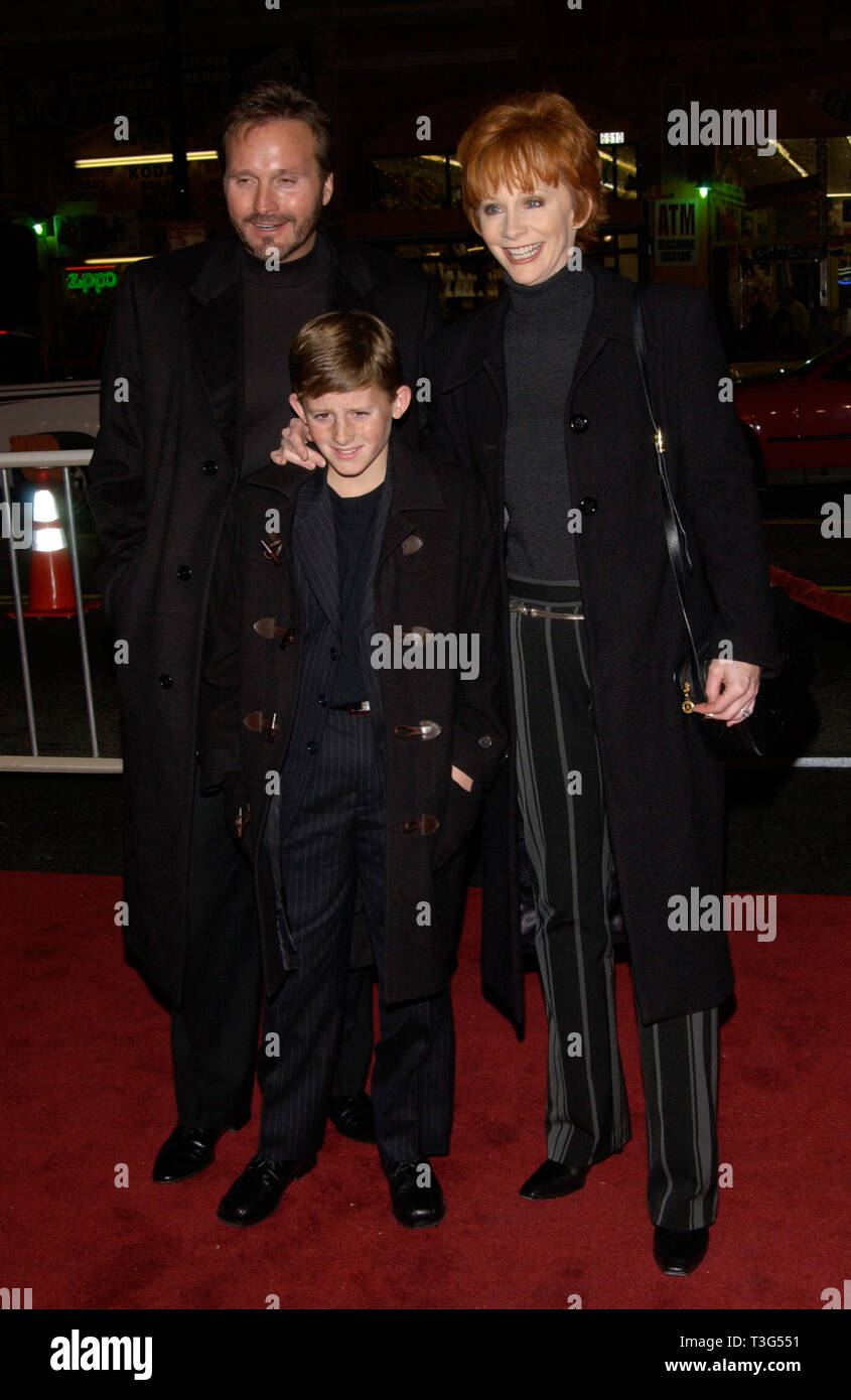 LOS ANGELES, CA. January 23, 2002: Country singer REBA McENTIRE ...