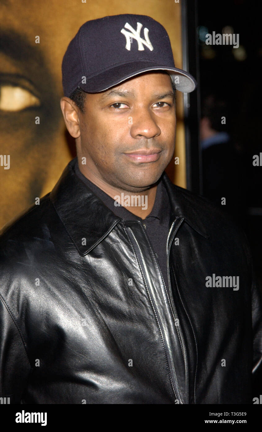 LOS ANGELES, CA. February 07, 2002: Actor DENZEL WASHINGTON at the Los ...