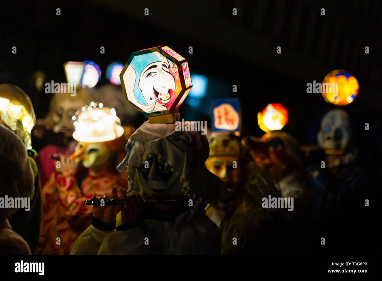 Disguise costume hi-res stock photography and images - Alamy