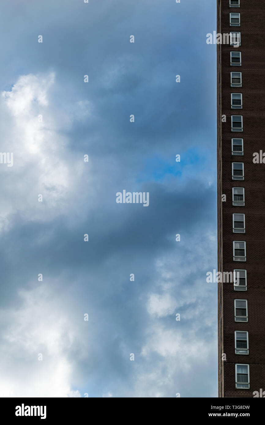 One row of windows along a sliver of a New York City highrise building ...