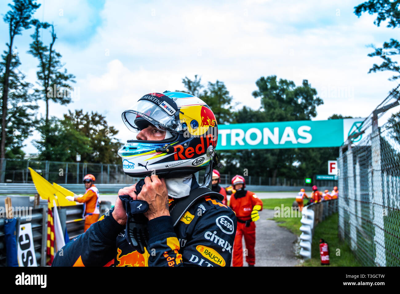 Monza/Italy - #3 Daniel Ricciardo retires from the Italian GP after an ...
