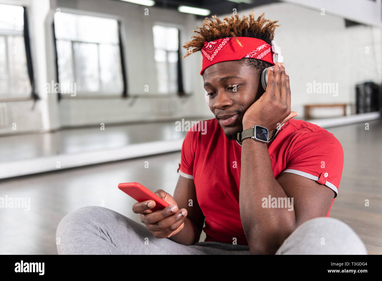 Active listening skills hi-res stock photography and images - Alamy
