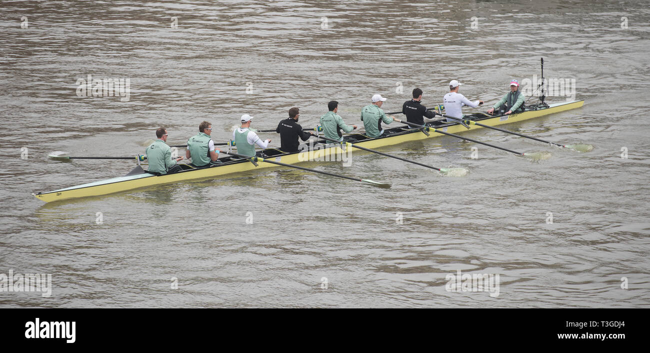 Oxford mens blue boat crew hi-res stock photography and images - Alamy