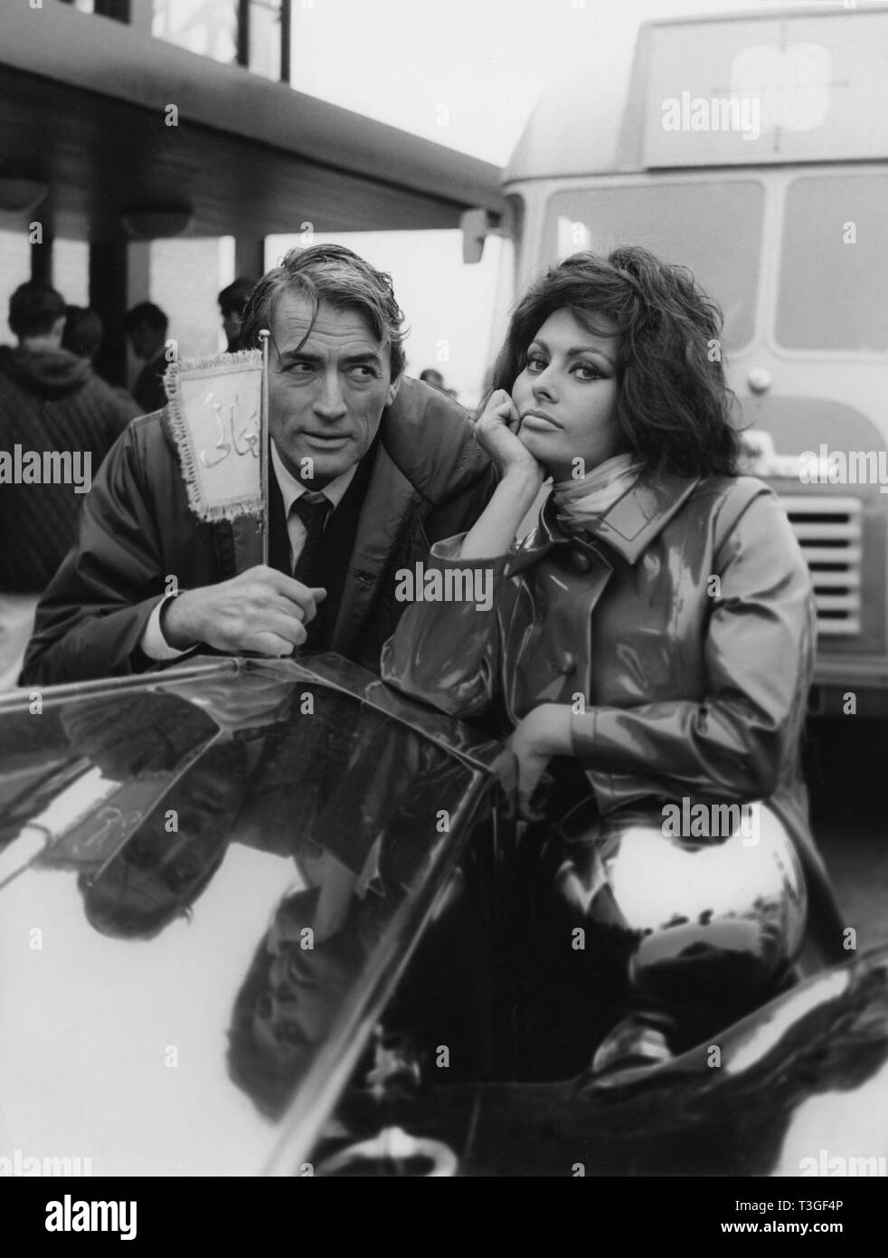 Arabesque Year : 1966 USA Director : Stanley Donen Gregory Peck, Sophia ...