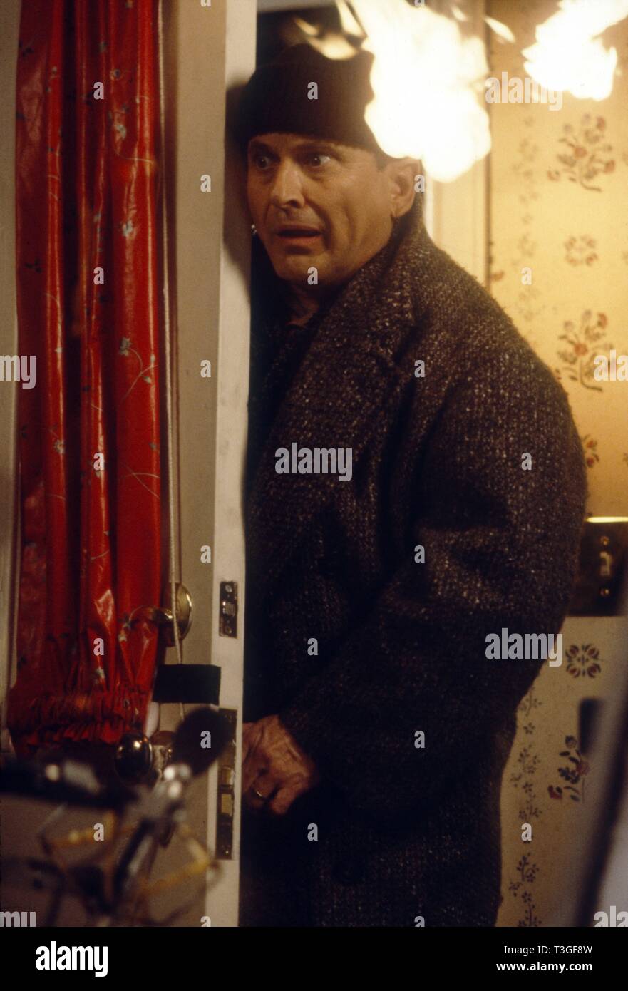Home Alone Year : 1990 USA Realisateur : Chris Columbus Joe Pesci Stock ...