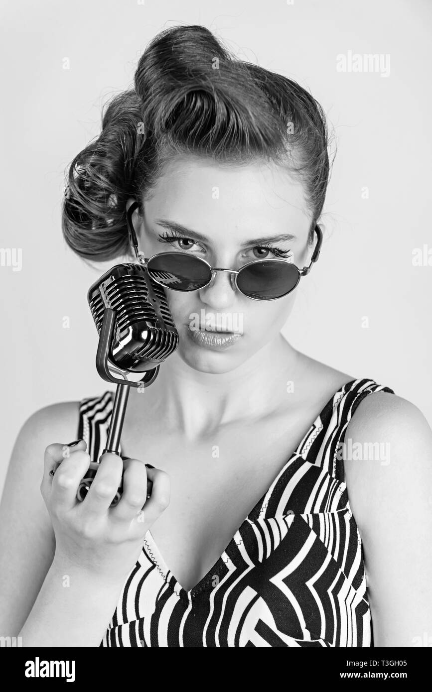 Girl singer vintage mic hi-res stock photography and images - Alamy