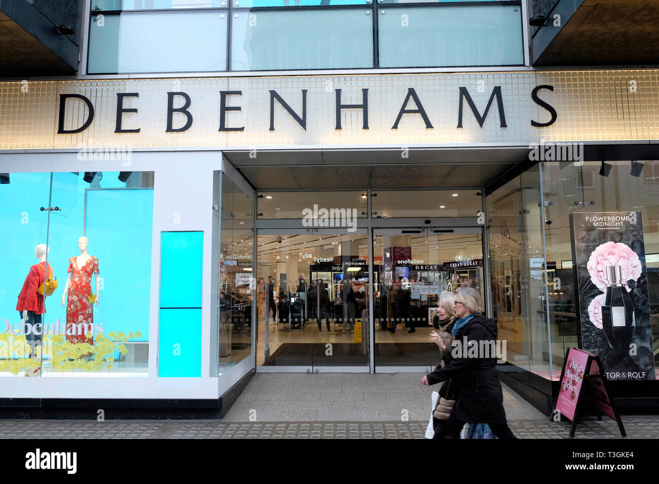 Department store administration hi-res stock photography and images - Alamy