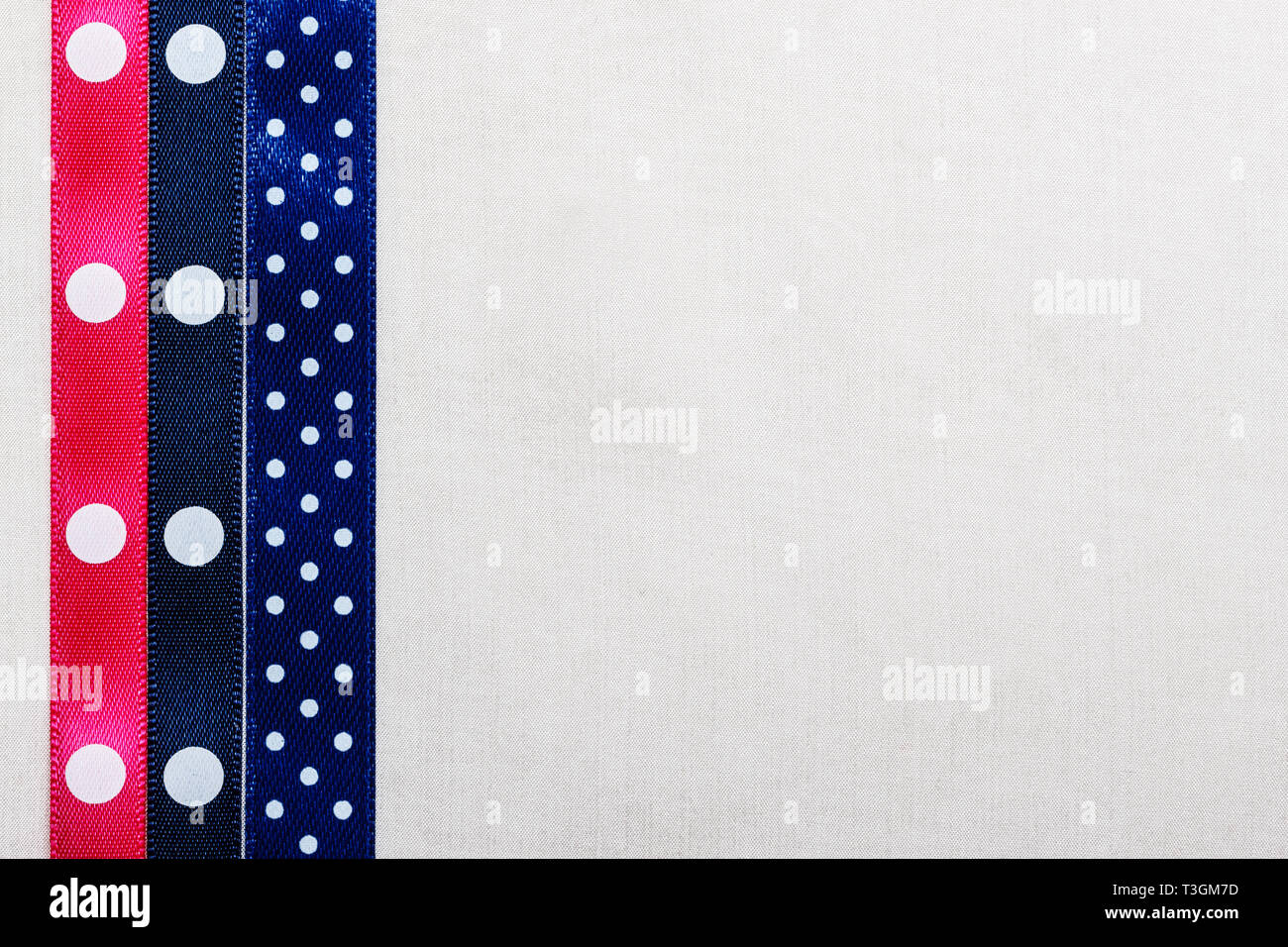 Navy blue background white dots hi-res stock photography and images - Alamy