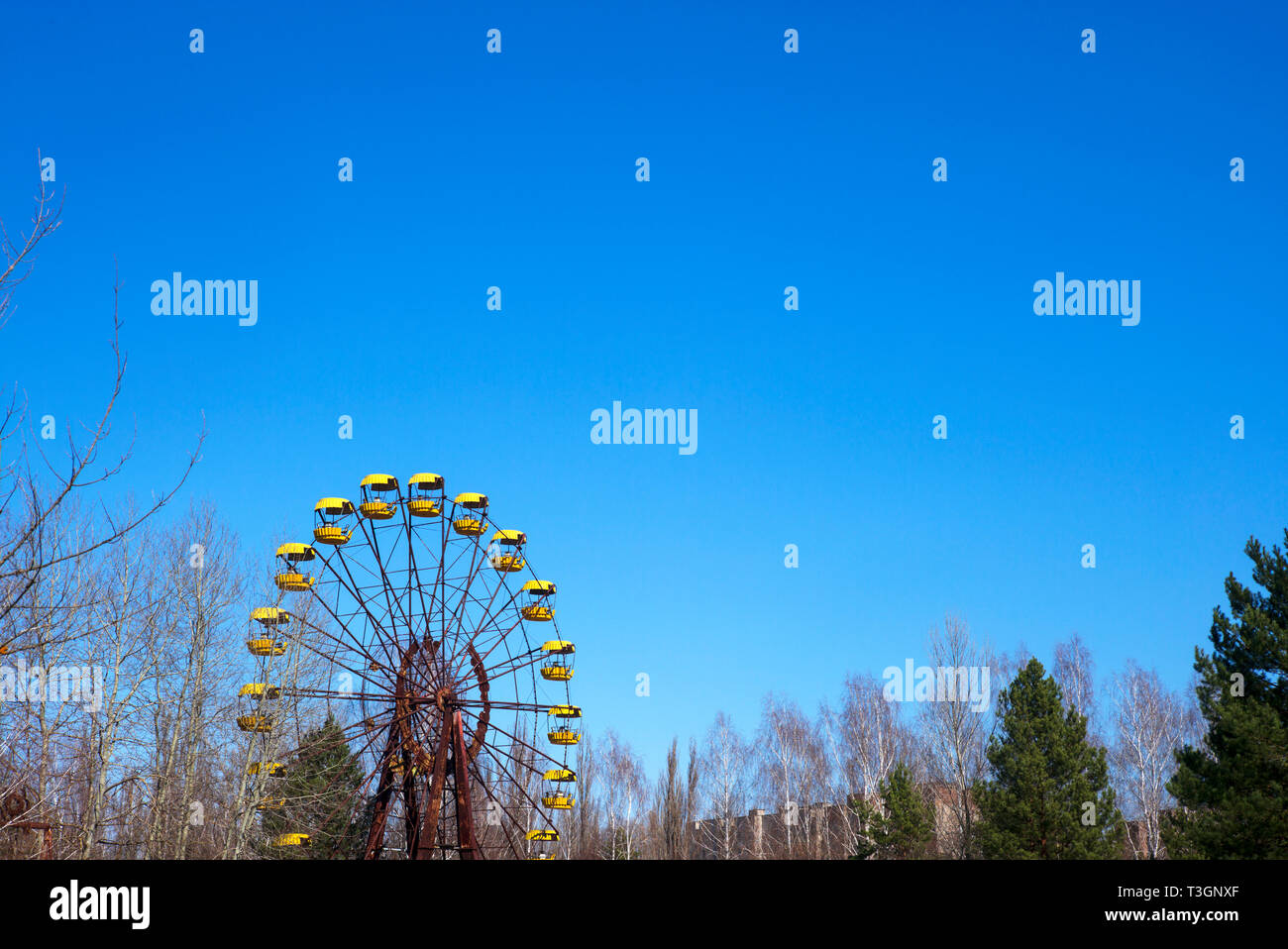 Ferris wheel in the ghost town of Pripyat inside the exclusion zone of ...