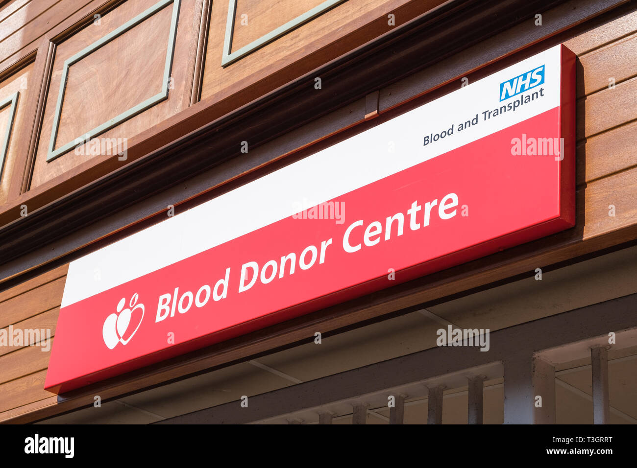 Blood donor centre sign hi-res stock photography and images - Alamy