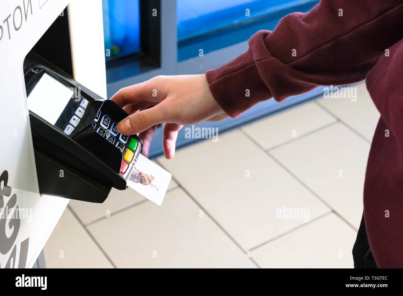 Payment terminals hi-res stock photography and images - Alamy