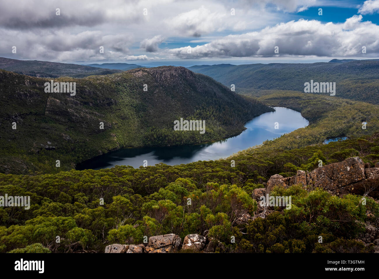 Tarn shelf tasmania hi-res stock photography and images - Alamy