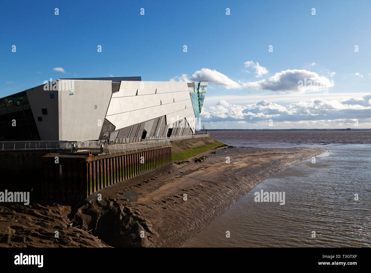 The Deep in Kingston-upon-Hull in England. The riverside public ...
