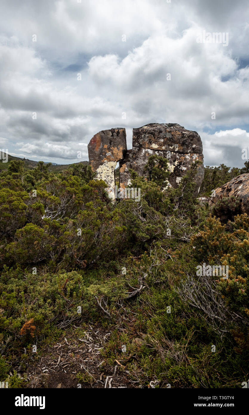 Tarn shelf tasmania hi-res stock photography and images - Alamy