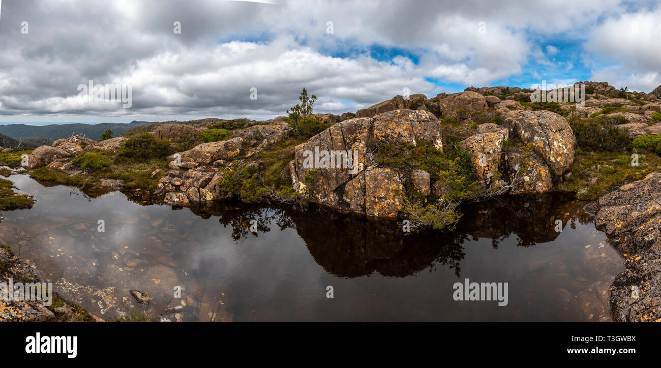 Tarn shelf tasmania hi-res stock photography and images - Alamy