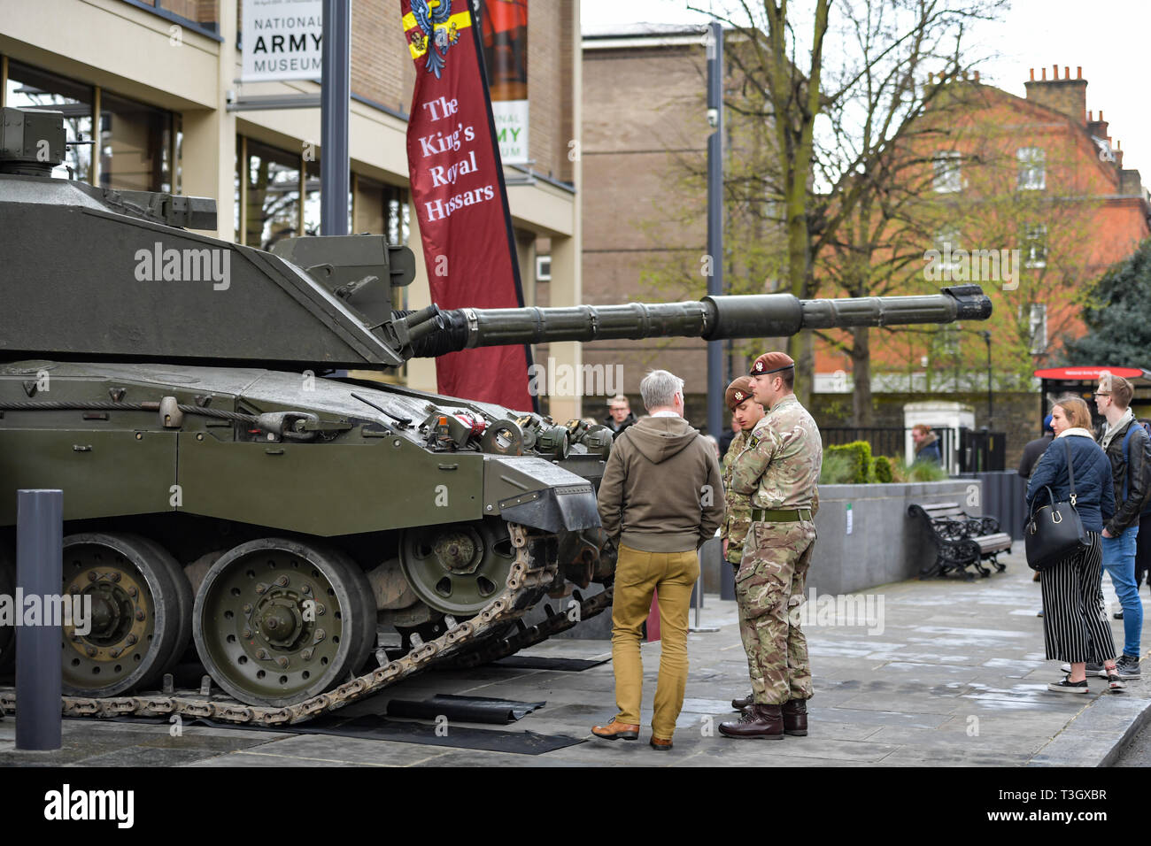 Members of the public take a look at Soldiers from The King's Royal ...