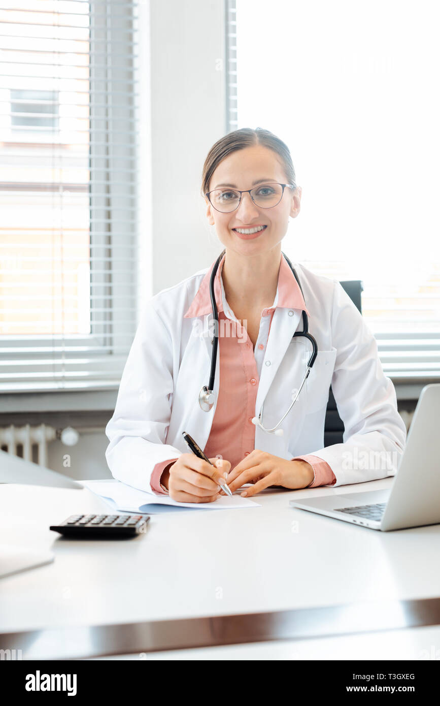 Beautiful doctor hi-res stock photography and images - Alamy