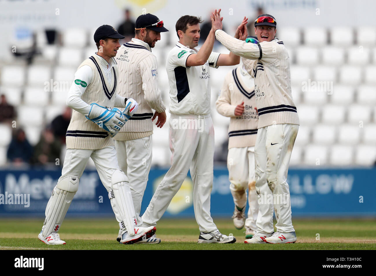 Middlesex's Tim Murtagh celebrates after Sam Robson catches out ...