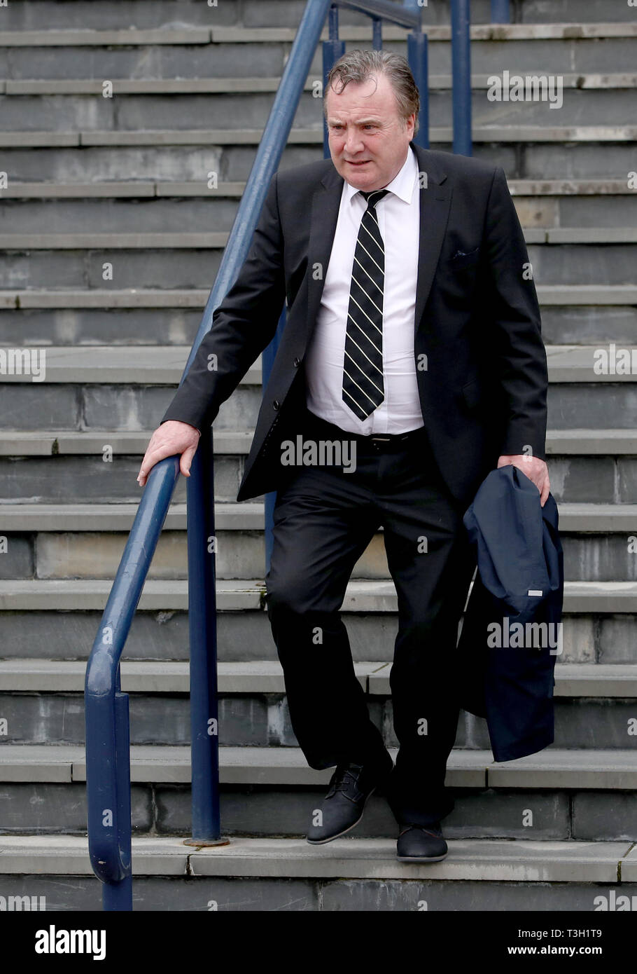 Owner clutha bar alan crossan leaves hi-res stock photography and ...