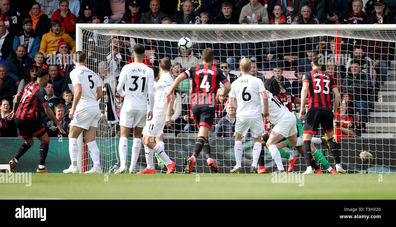 Bournemouths opening goal hi-res stock photography and images - Alamy