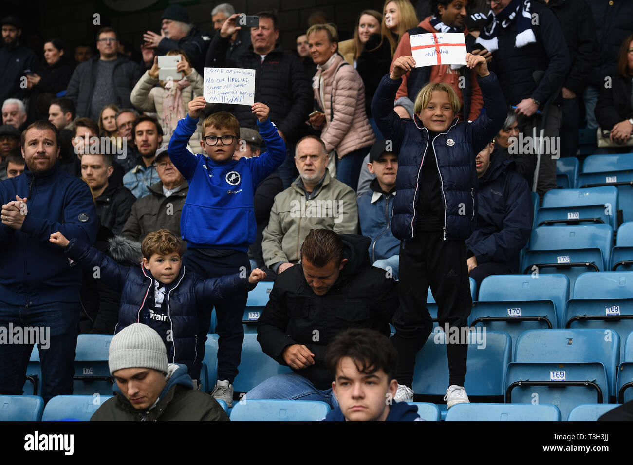 Young Millwall fans during the Sky Bet Championship match at The Den ...