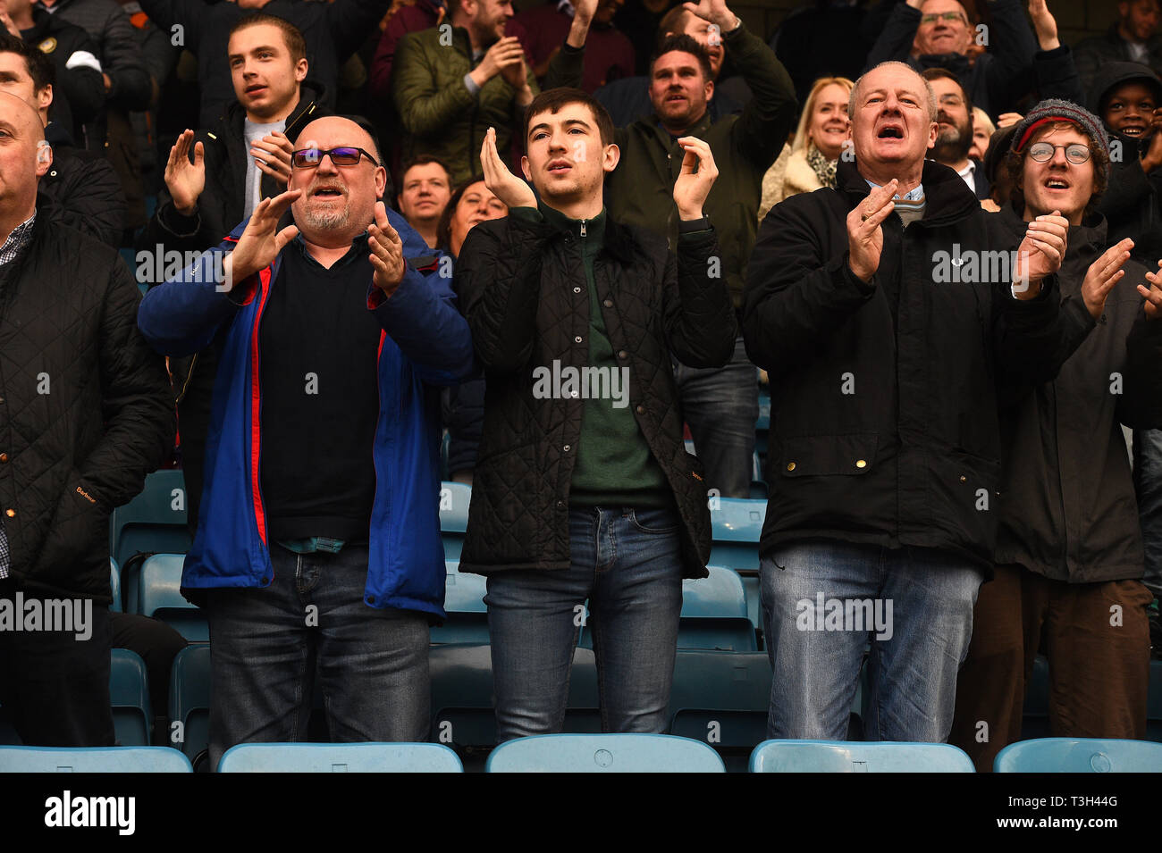 Millwall the den celebrate hi-res stock photography and images - Alamy