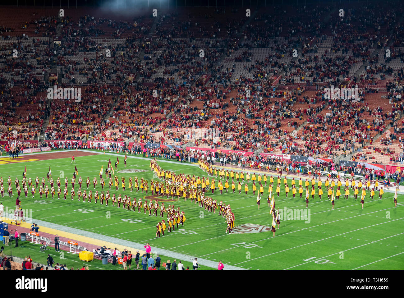 School marching band football field hi-res stock photography and images ...