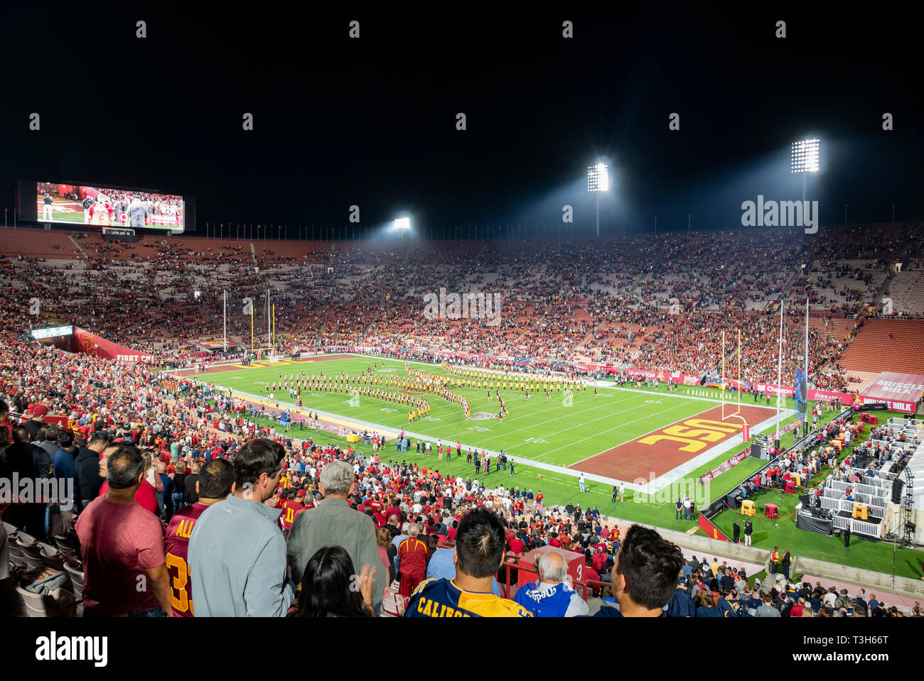 School marching band football field hi-res stock photography and images ...