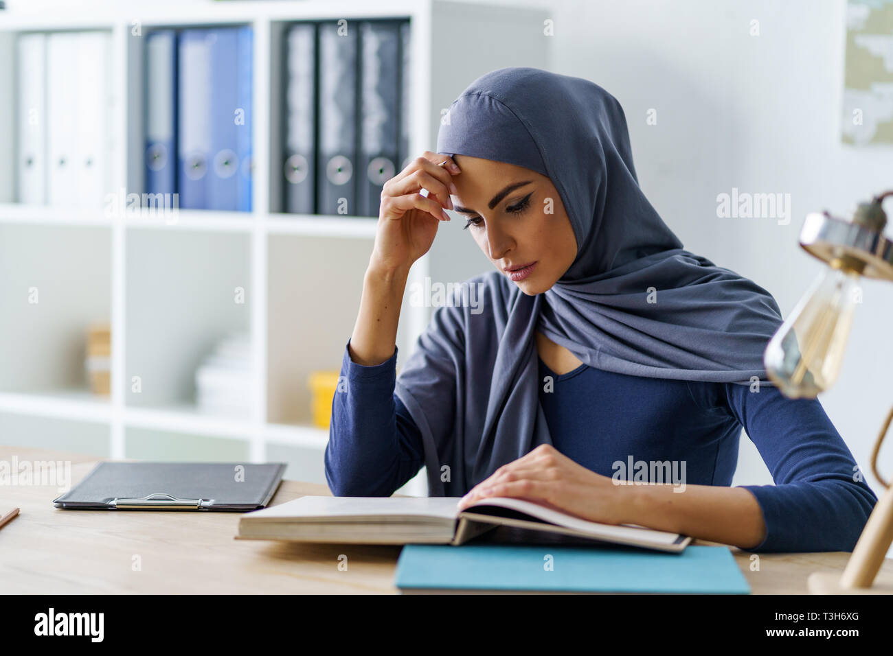 Muslim teacher student hi-res stock photography and images - Alamy