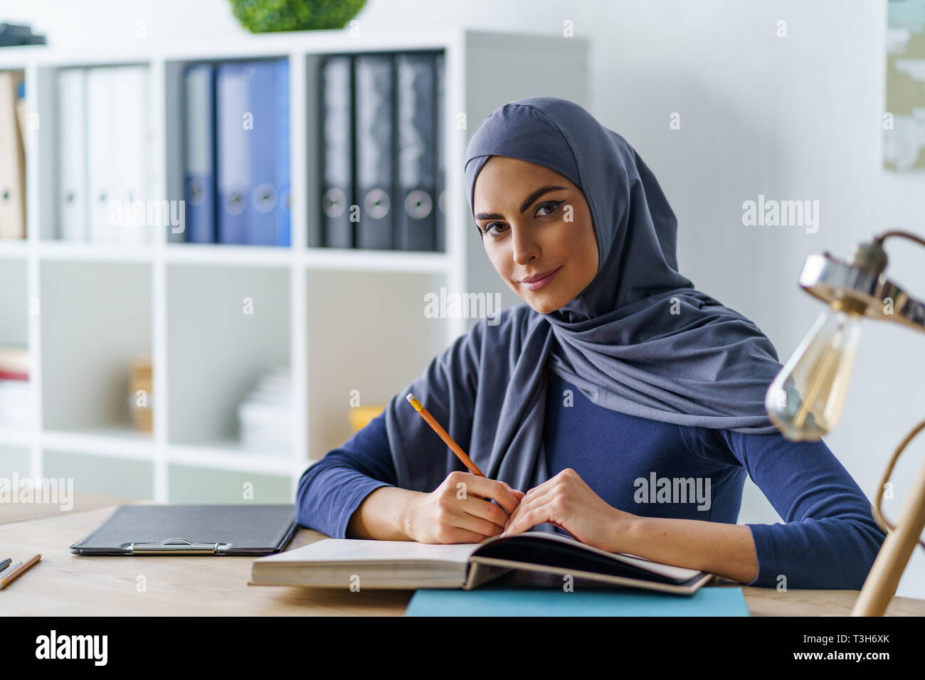 Muslim teacher student hi-res stock photography and images - Alamy