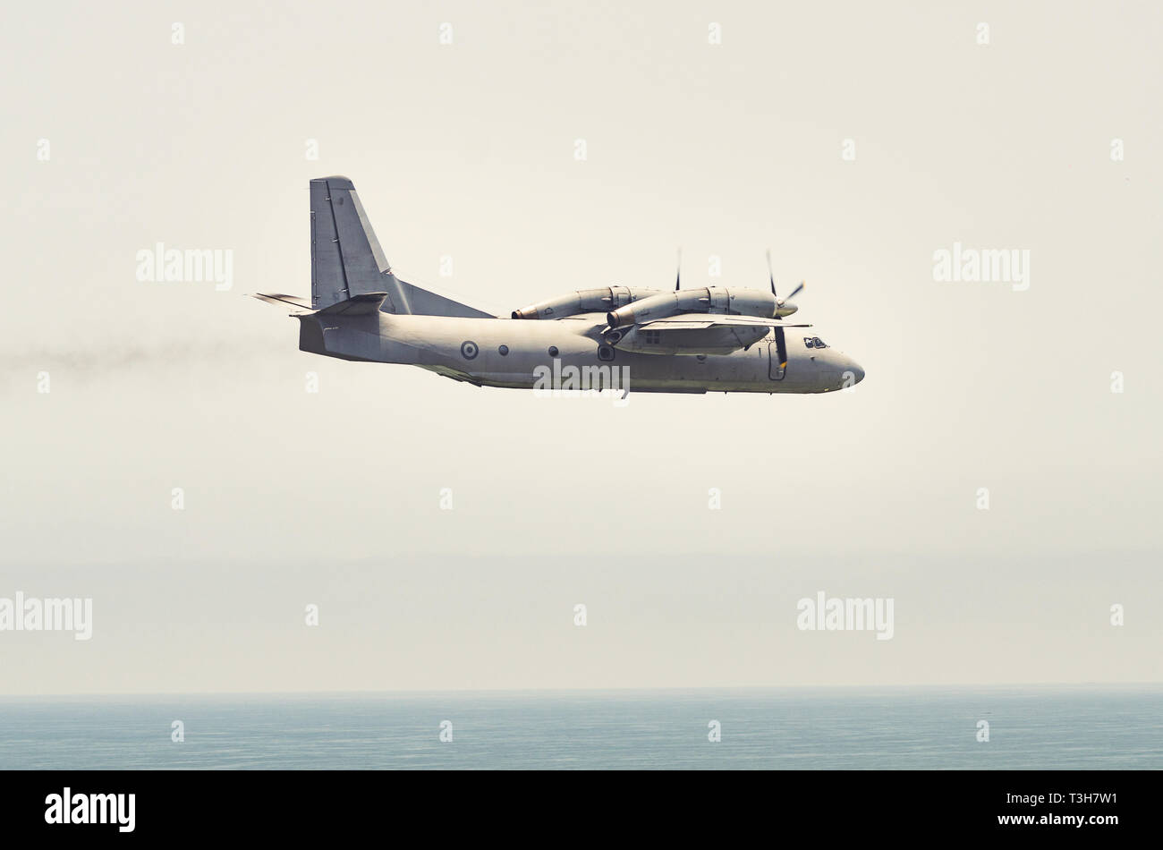 Sunset military plane hi-res stock photography and images - Alamy