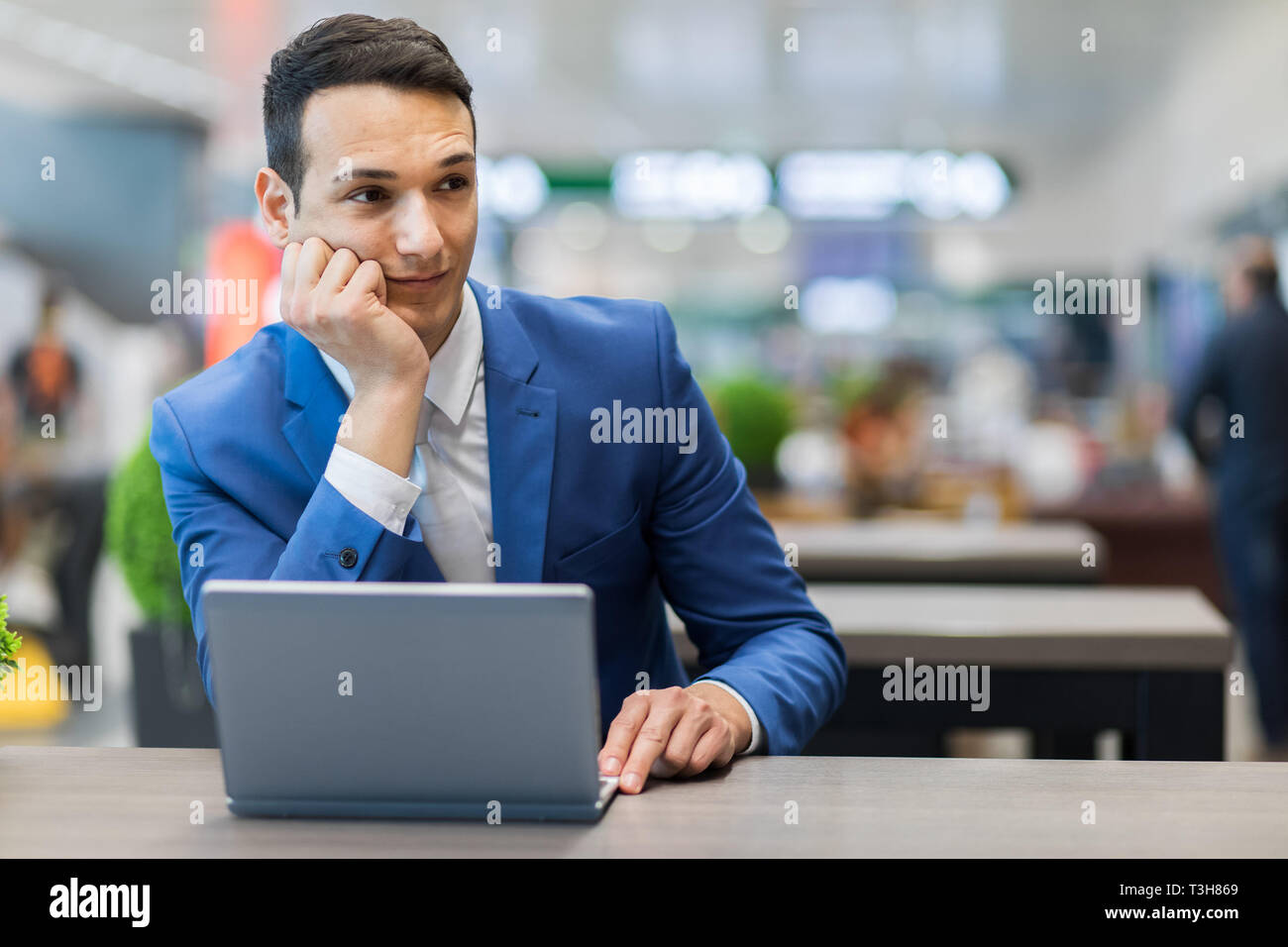 Airport bored hi-res stock photography and images - Alamy
