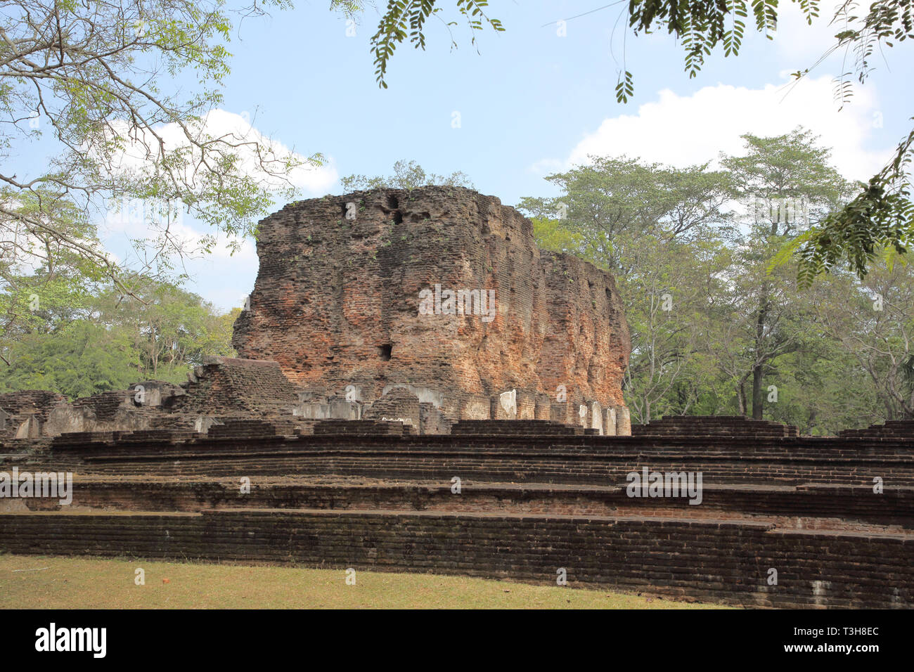 the ruins of the royal palace of king parakrambahu in polonnaruwa ...
