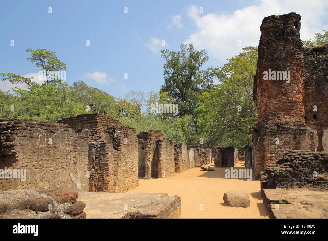 the ruins of the royal palace of king parakrambahu in polonnaruwa ...