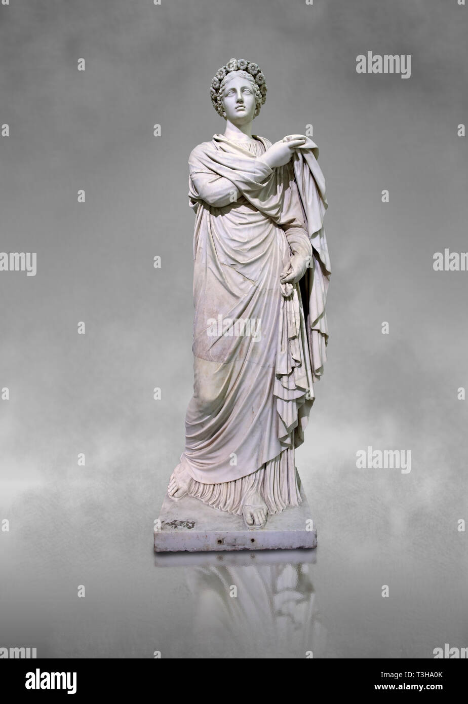 Ancient Greek Women Statues High Resolution Stock Photography and ...
