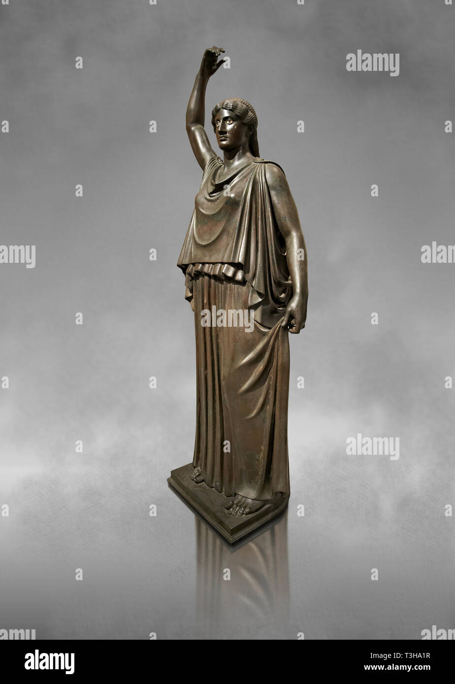 Ancient Greek Women Statues High Resolution Stock Photography and ...