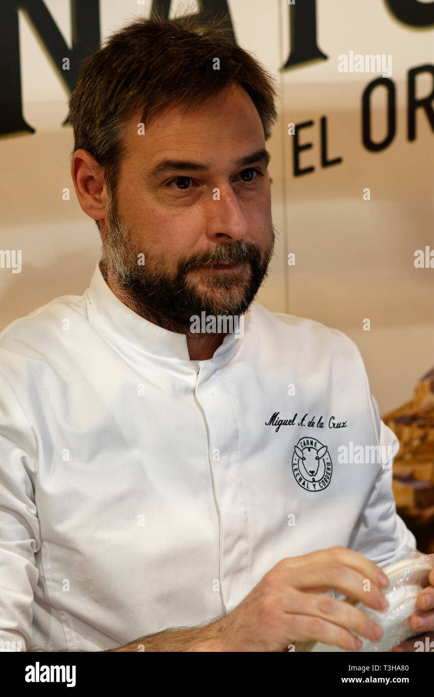 Angel chef hi-res stock photography and images - Alamy