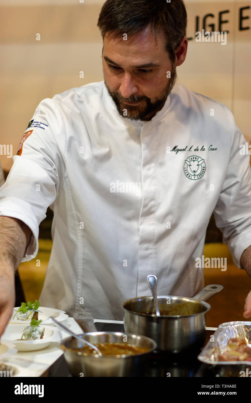 Angel chef hi-res stock photography and images - Alamy