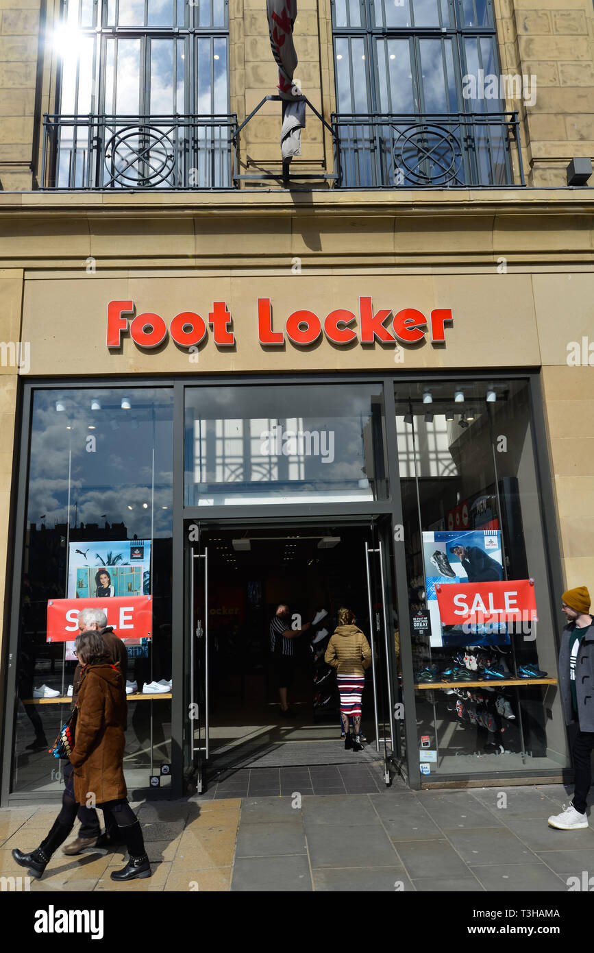 Foot locker shop in edinburgh hi-res stock photography and images - Alamy