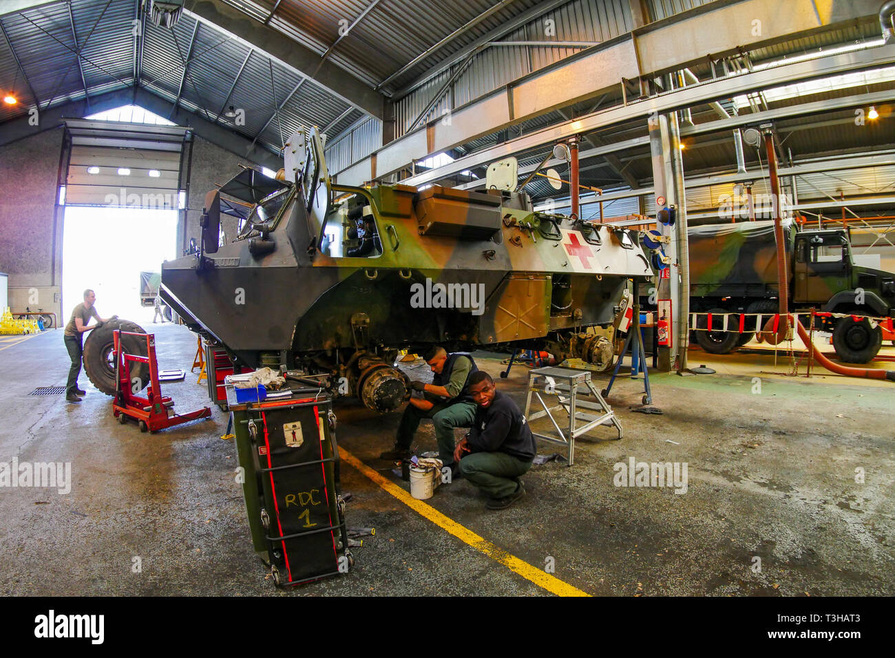 évacuation militaire hi-res stock photography and images - Alamy