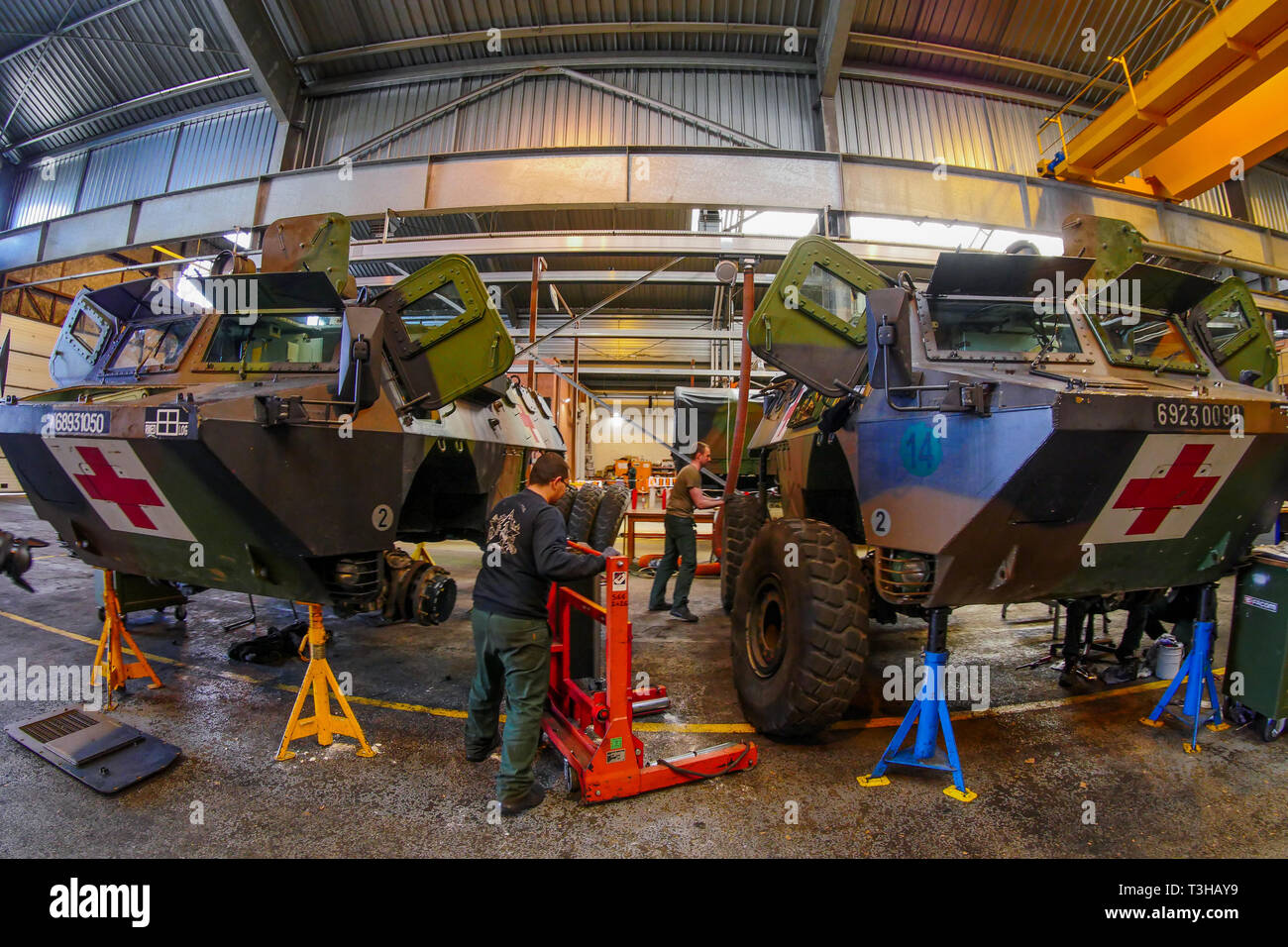 évacuation militaire hi-res stock photography and images - Alamy